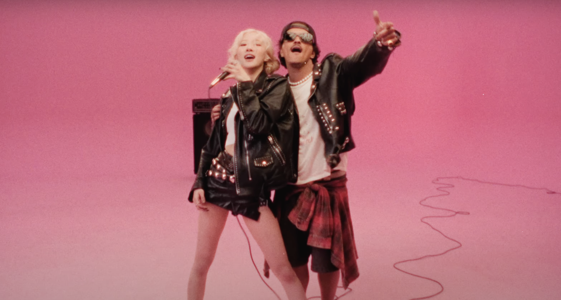 Rosé & Bruno Mars' "APT." Earns 29th Week At #1 On Global YouTube Music ...